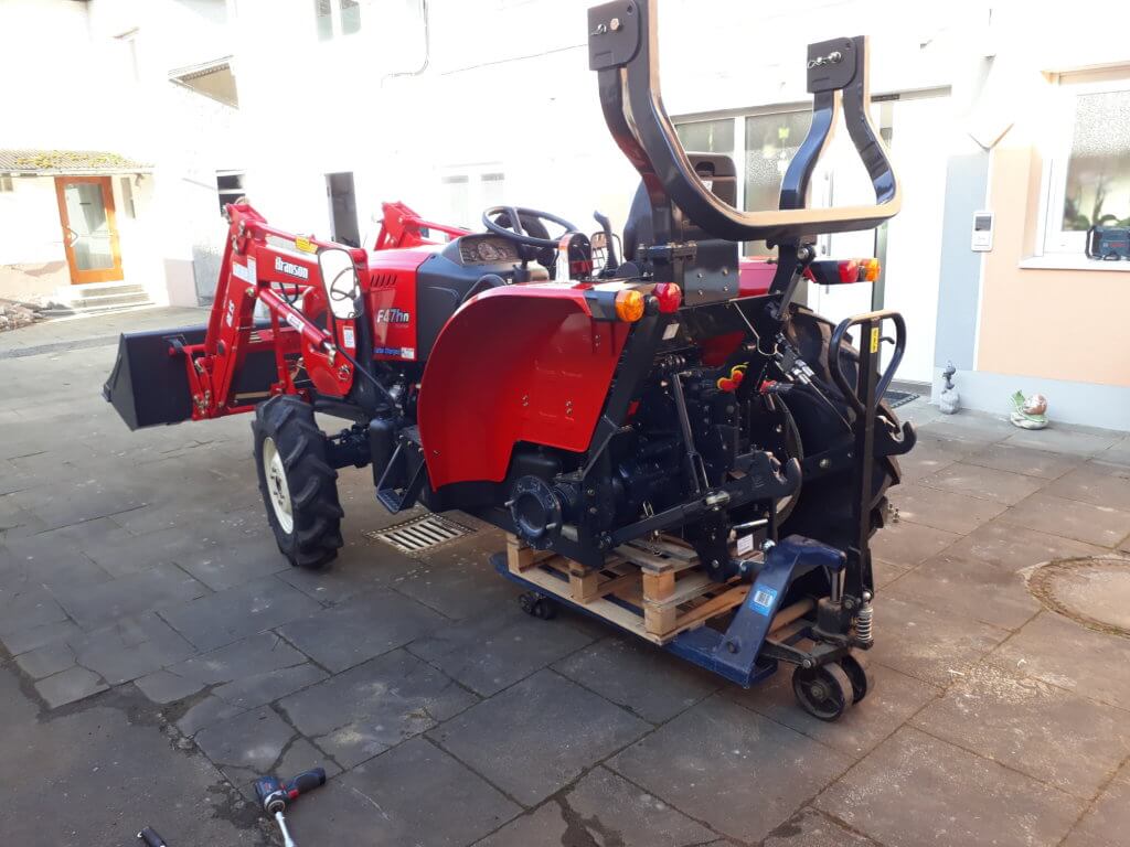 Branson F47Hn mit Frontlader BL15SL - branson-forum.net