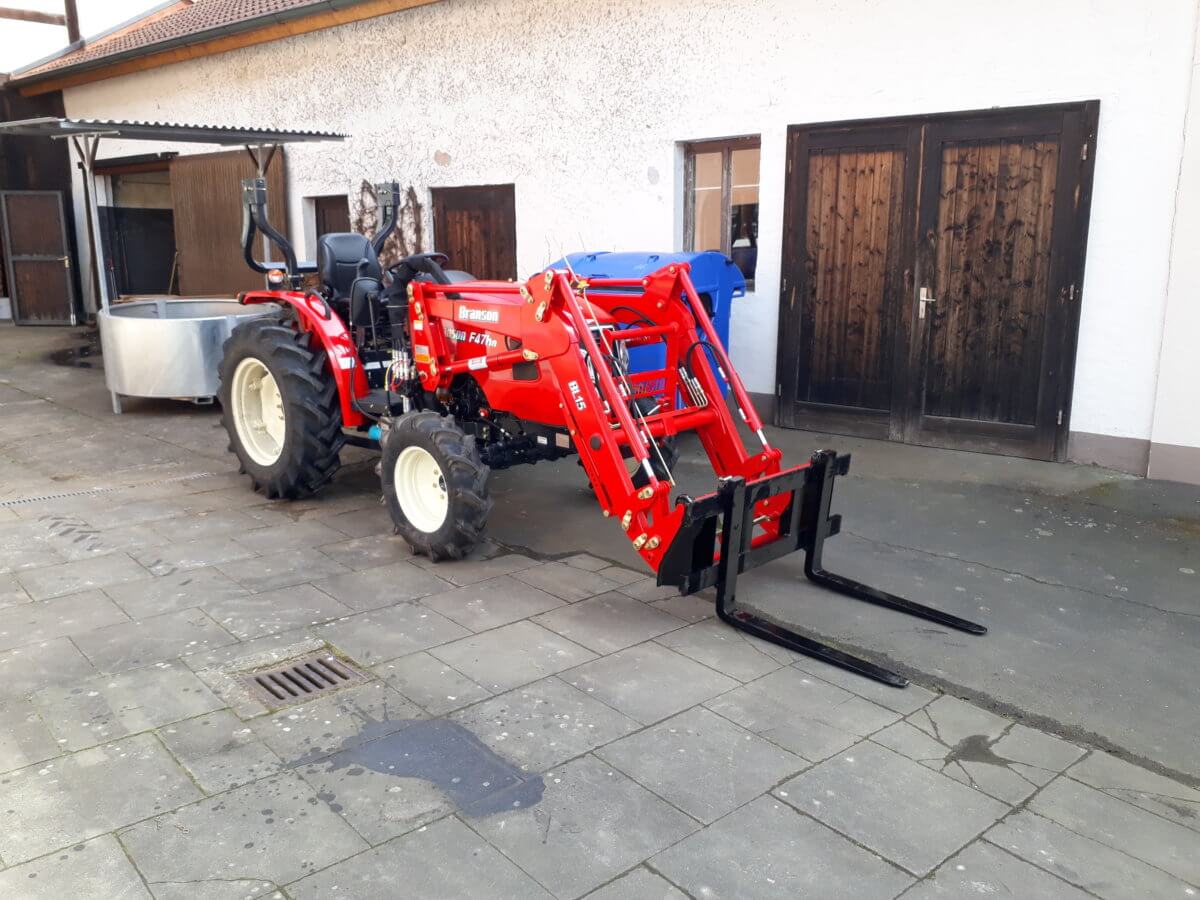 Branson F47Hn mit Frontlader BL15SL - branson-forum.net