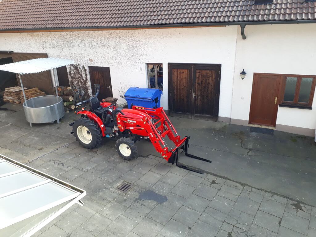 Branson F47Hn mit Frontlader BL15SL - branson-forum.net